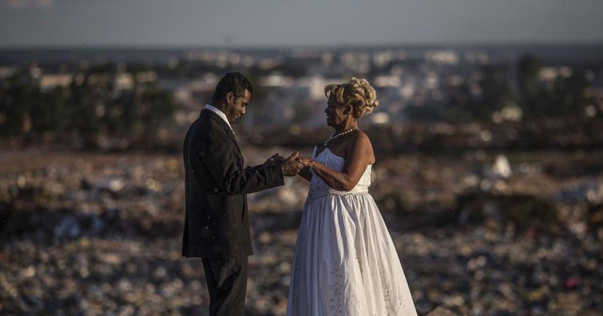 ROMANCE ENTRE DESECHOS: La última historia de amor en el mayor basurero de Latinoamérica