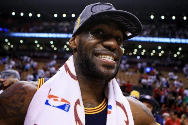 Lebron James firma el mejor contrato de la historia de la NBA
