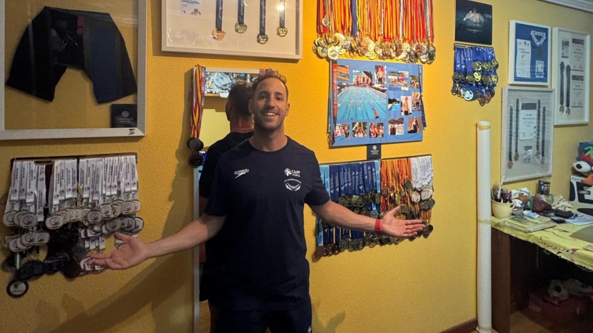 Isabella ladera pack yua is the girl in the photograph, she