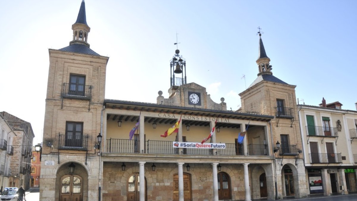 La plaza Mayor de El Burgo se renovará con un escudo y nuevo pavimento