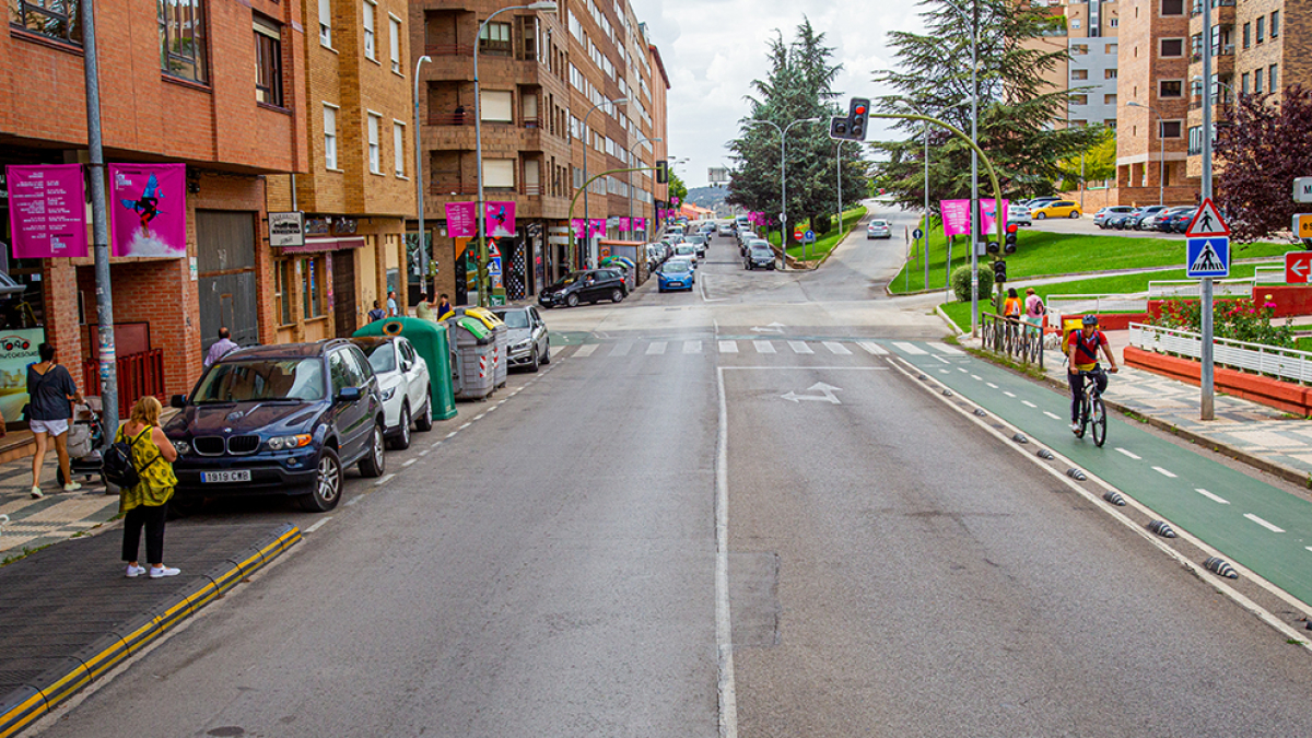 Se mete Almazán a Soria por la calle del paso a nivel