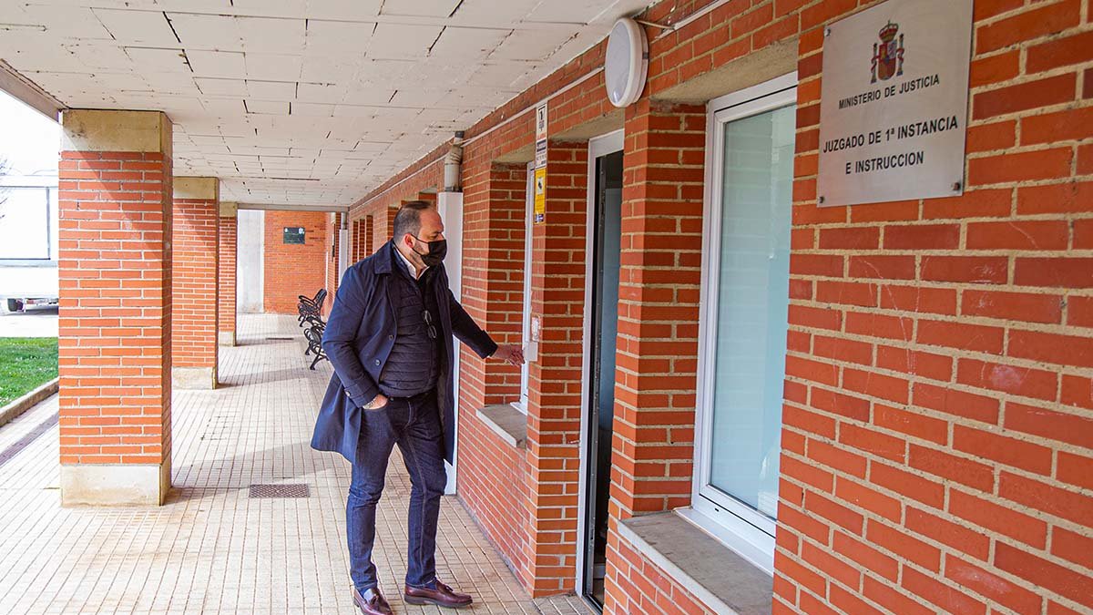 El Juzgado de lo Penal fija el juicio de Cobo por falsificar documentos ...