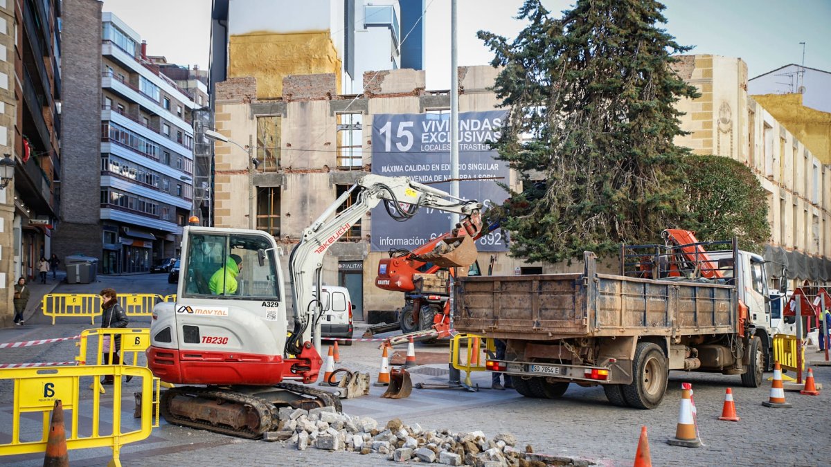 Corte al tráfico en la calle Cortes y en un carril de la avenida de ...