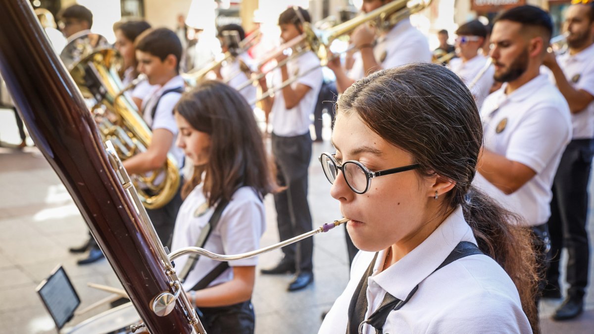 El pasacalles de la Banda de Música inicia las fiestas de San Saturio ...