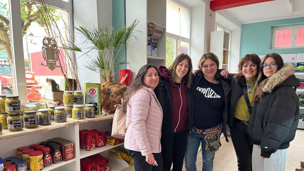 Los vecinos se vuelcan con El Colmadito de la calle Real tras el robo ...