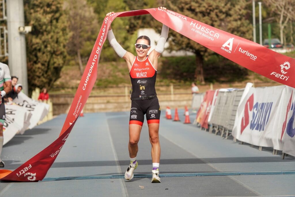 Marina Muñoz revalida el título de campeona de España de media distancia